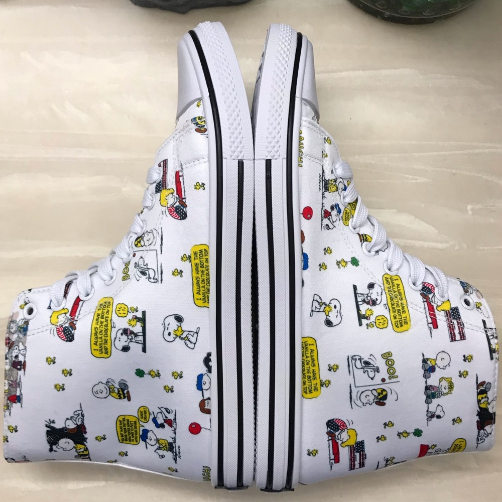 Snoopy High Top Sneakers (Peanuts Characters) - Gem